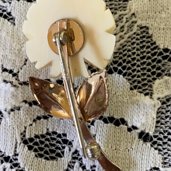 Krementz | Jewelry | Collectible Krementz Ivory Flower Brooch | Poshmark